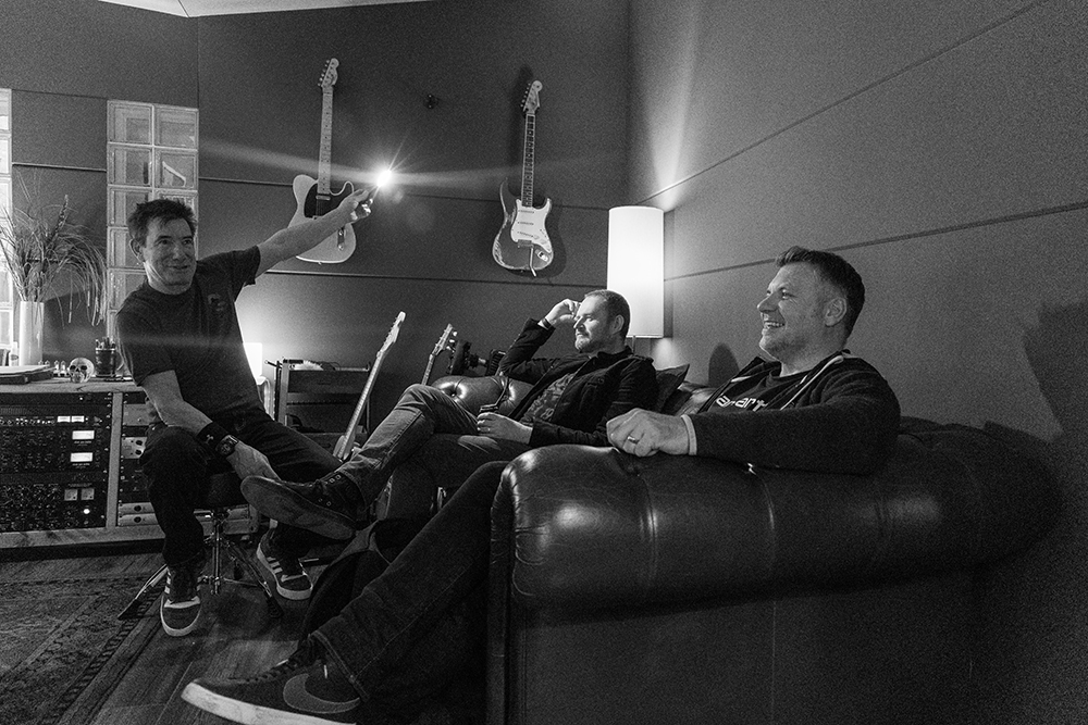 Nationwide Radio Plugging & Artist PR Services | Pluggin' Baby